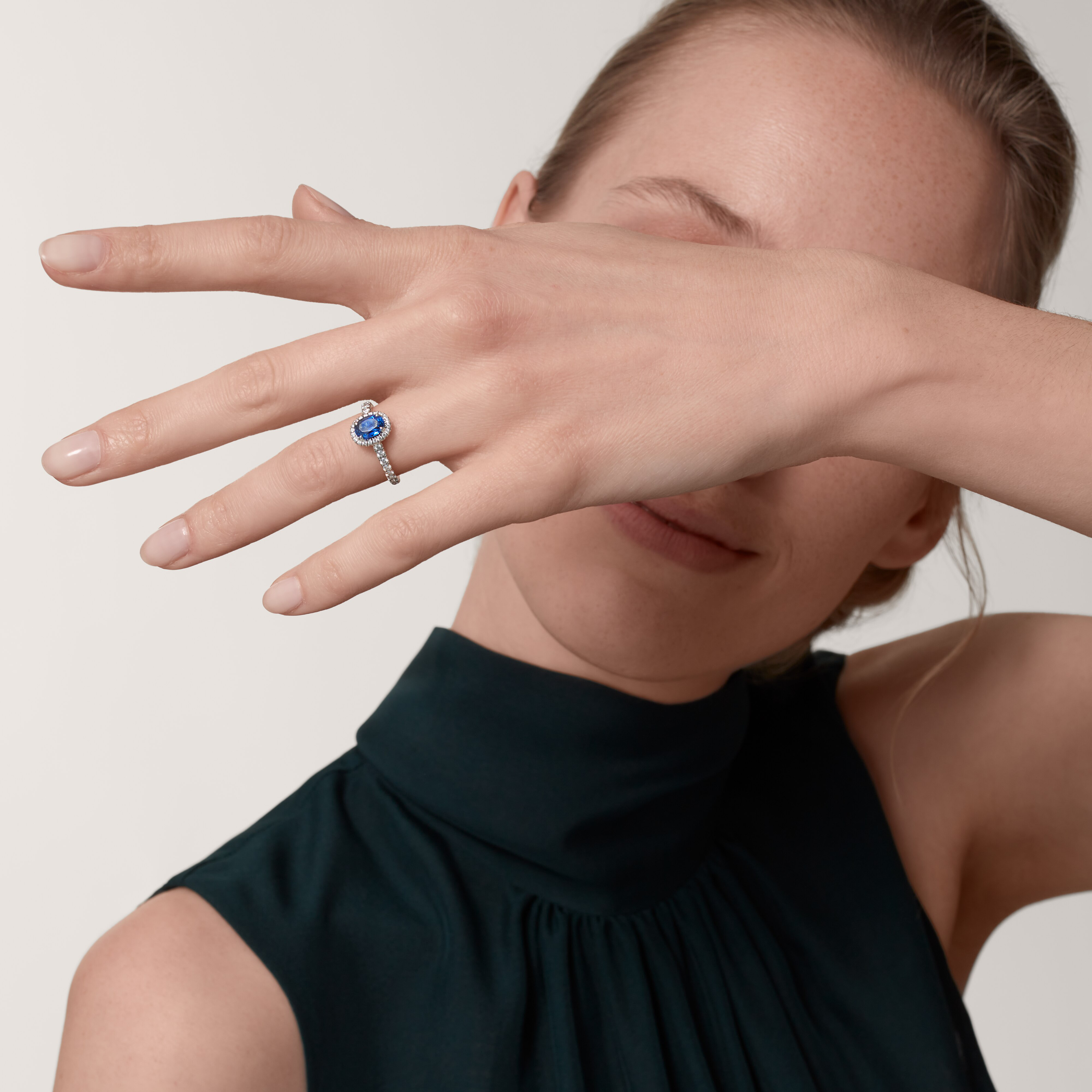 Cartier Destinée solitaire, oval-cut sapphire, paved