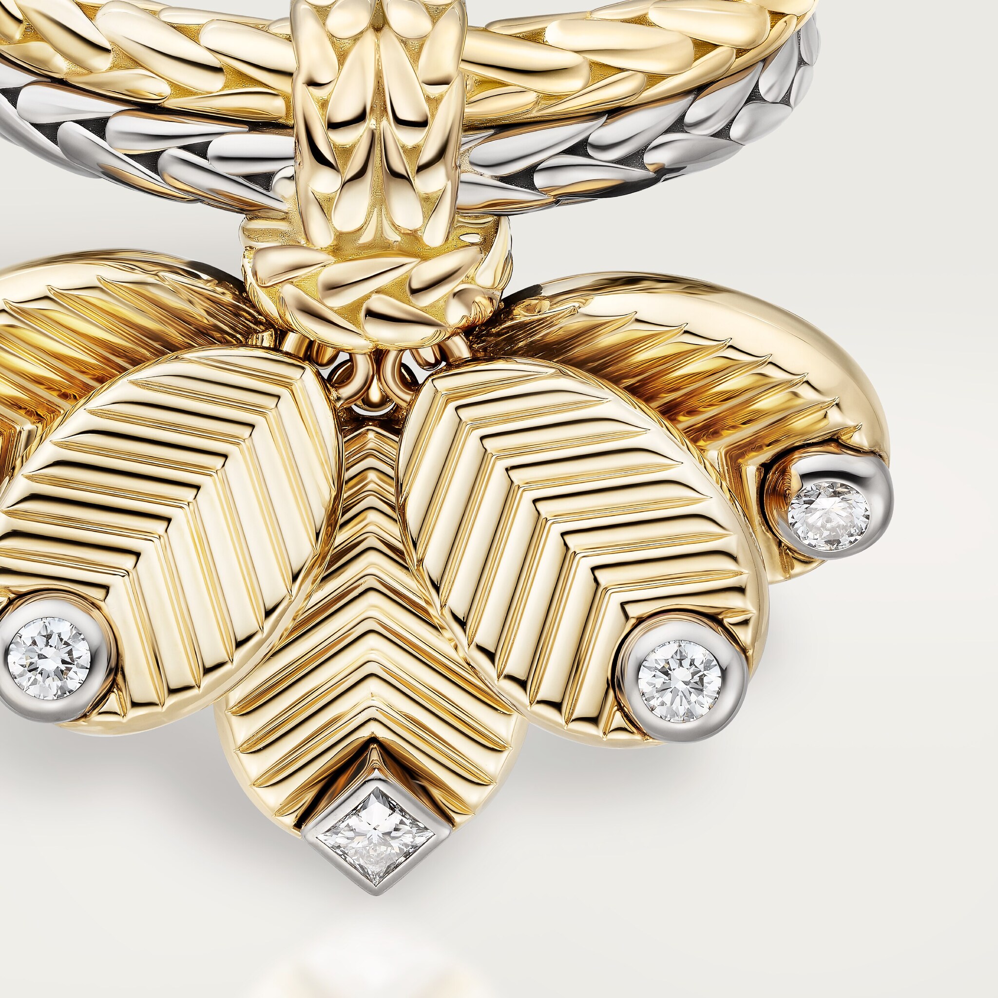 Grain de Café ring, diamonds