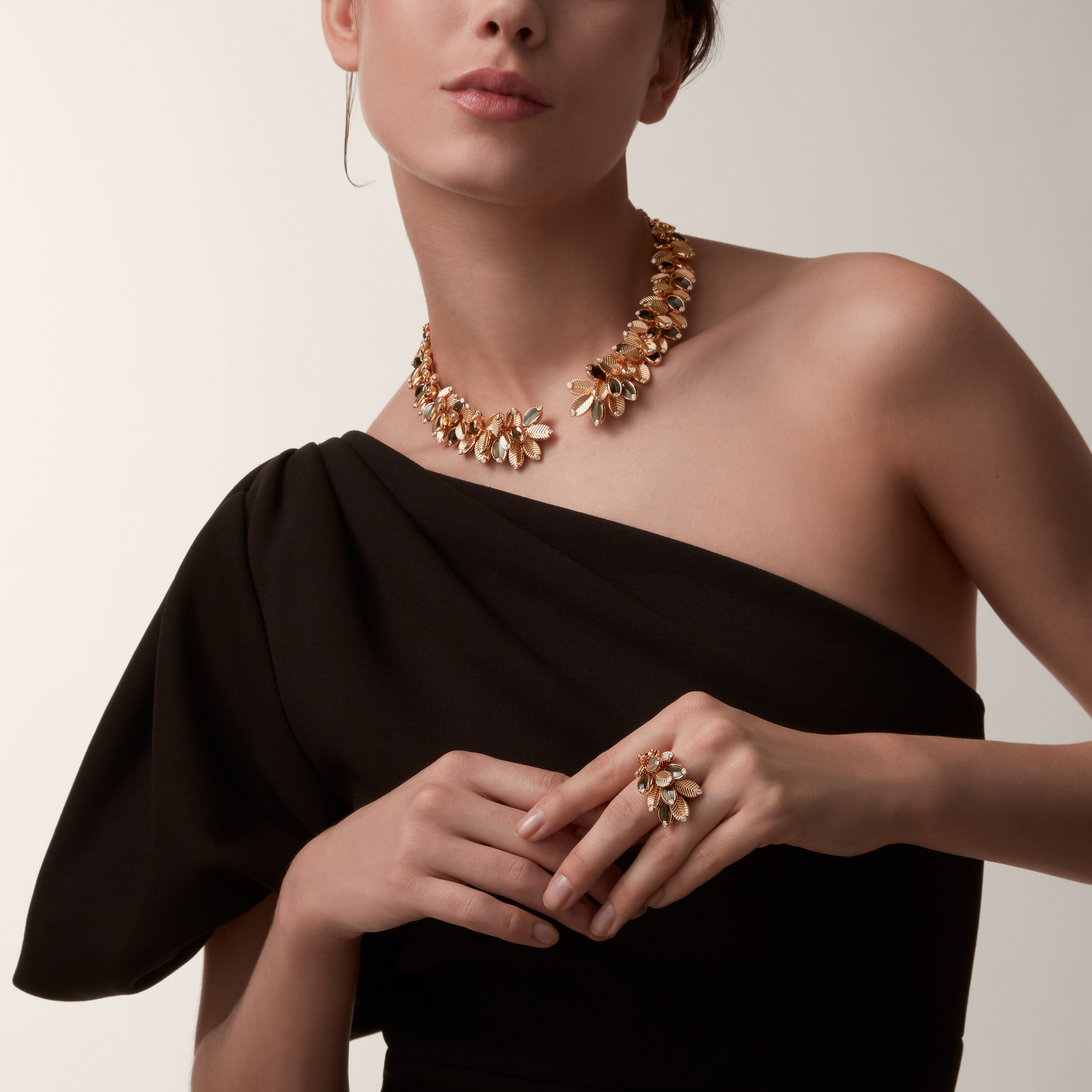 Grain de Café necklace, obsidian, semi-paved