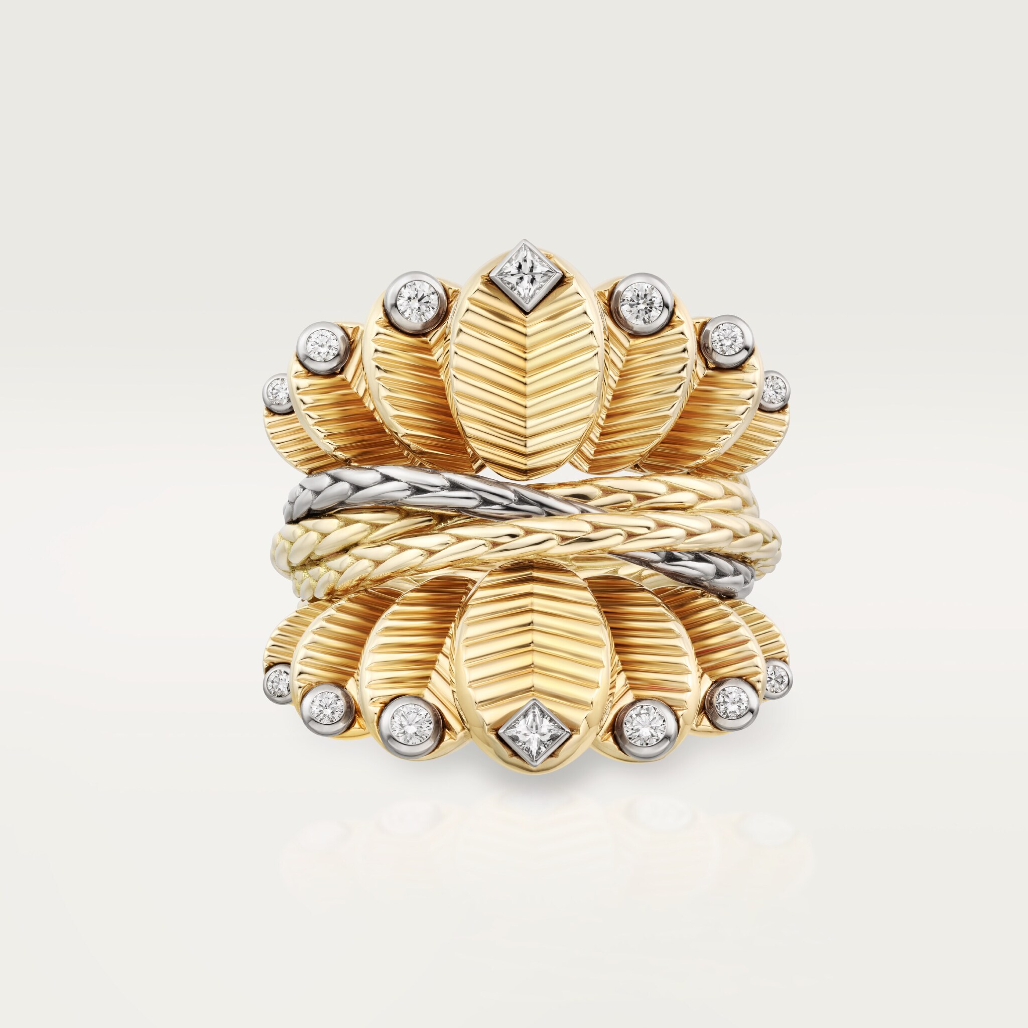 Grain de Café ring, diamonds