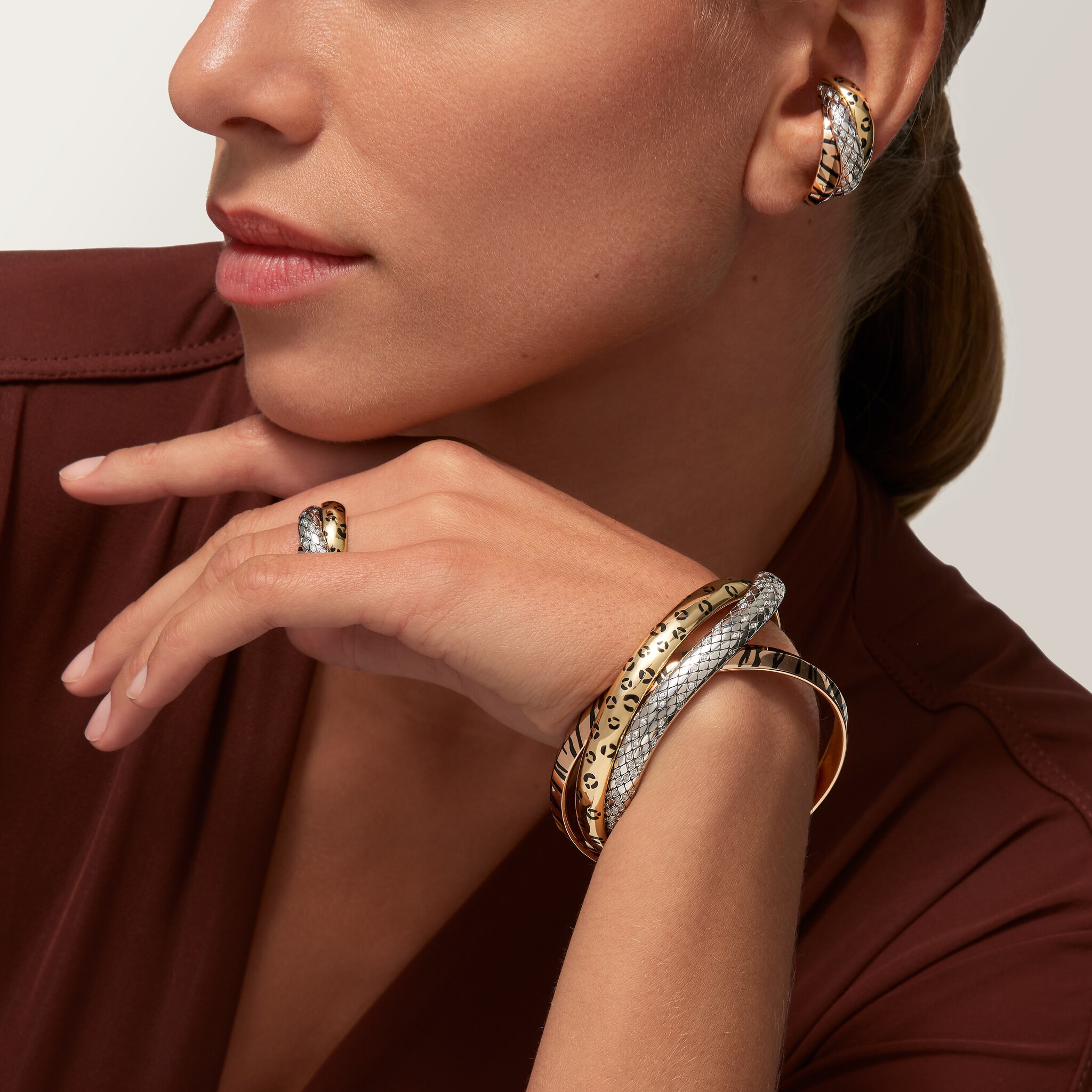 Trinity single earring, lacquer, half-paved