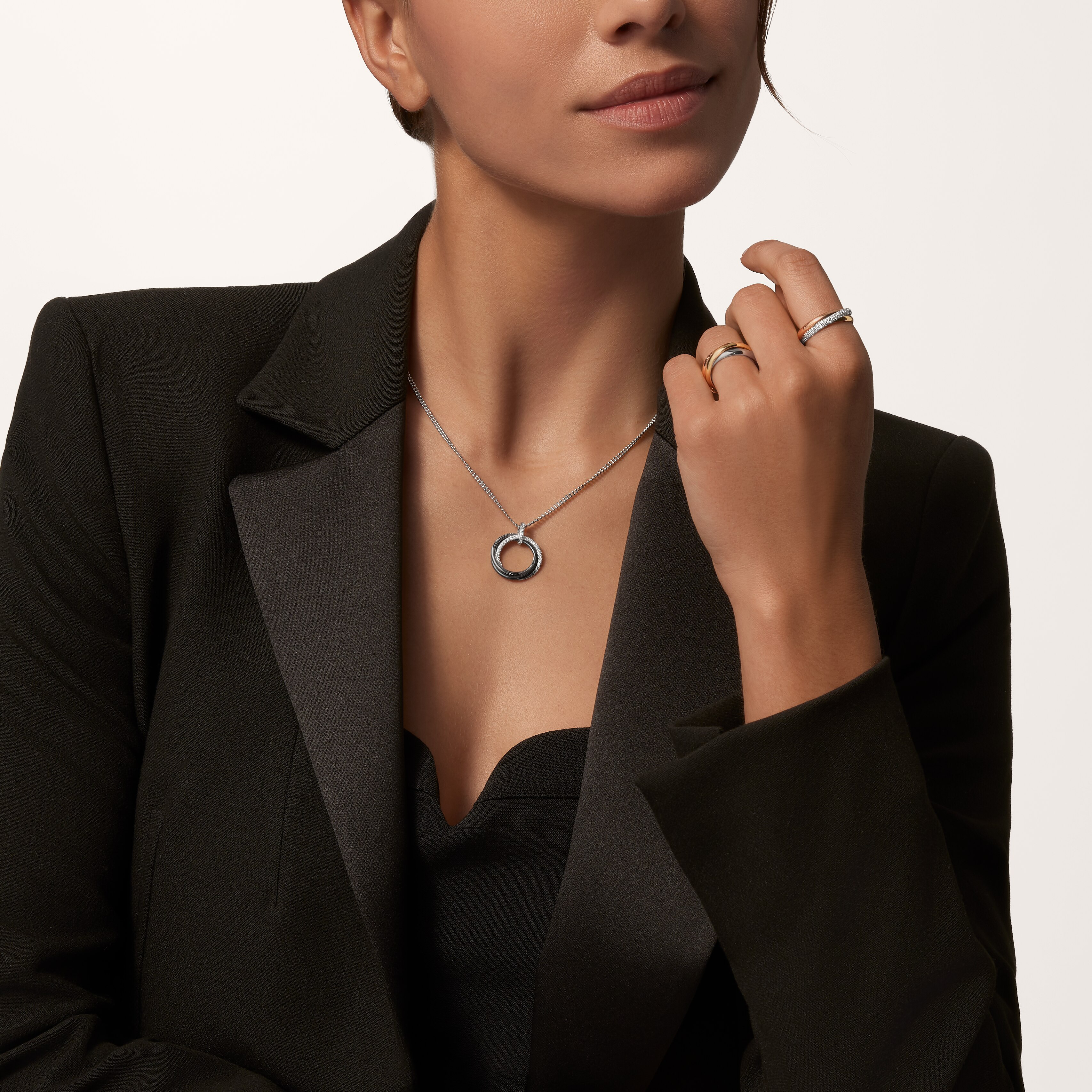 Trinity pendant, ceramic, diamonds