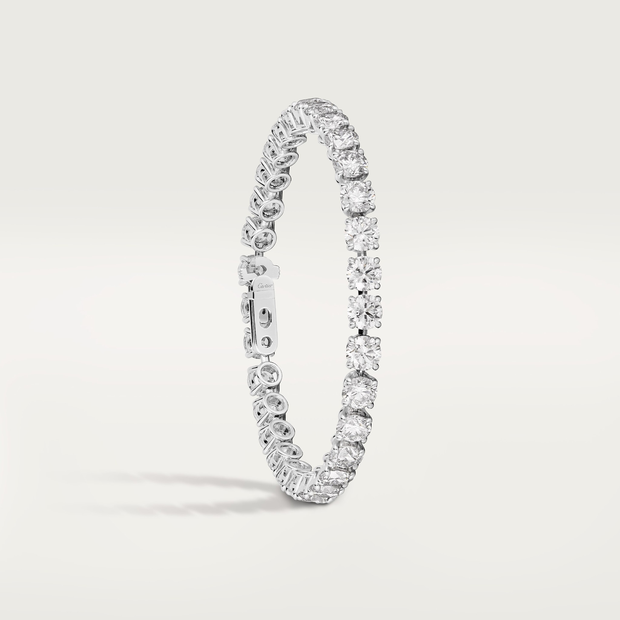 Diamond Tennis Bracelets | Essential Lines | Cartier®